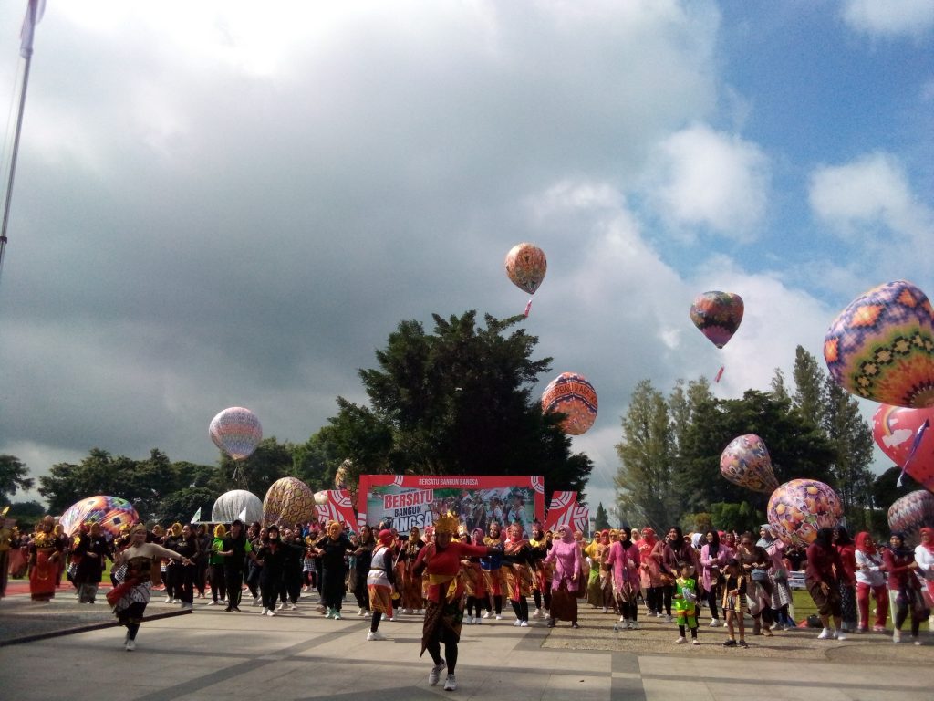 Wujudkan Masyarakat Sehat, 600 Orang Ikuti Senam Massal KORMI ...